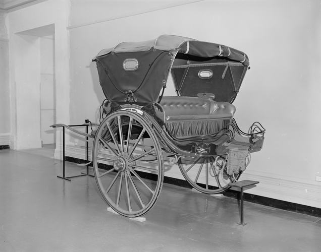 The Cabby and the Couple Highgate Hill 1906 | Highgate Hill and Its History