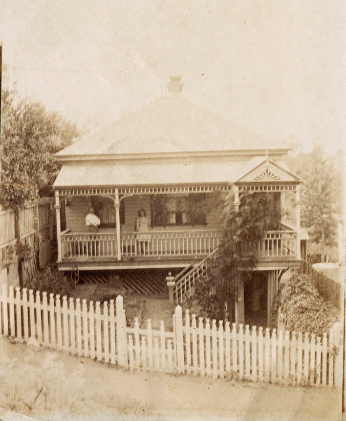 Daphne Mayo – Brisbane Sculptor | Highgate Hill and Its History